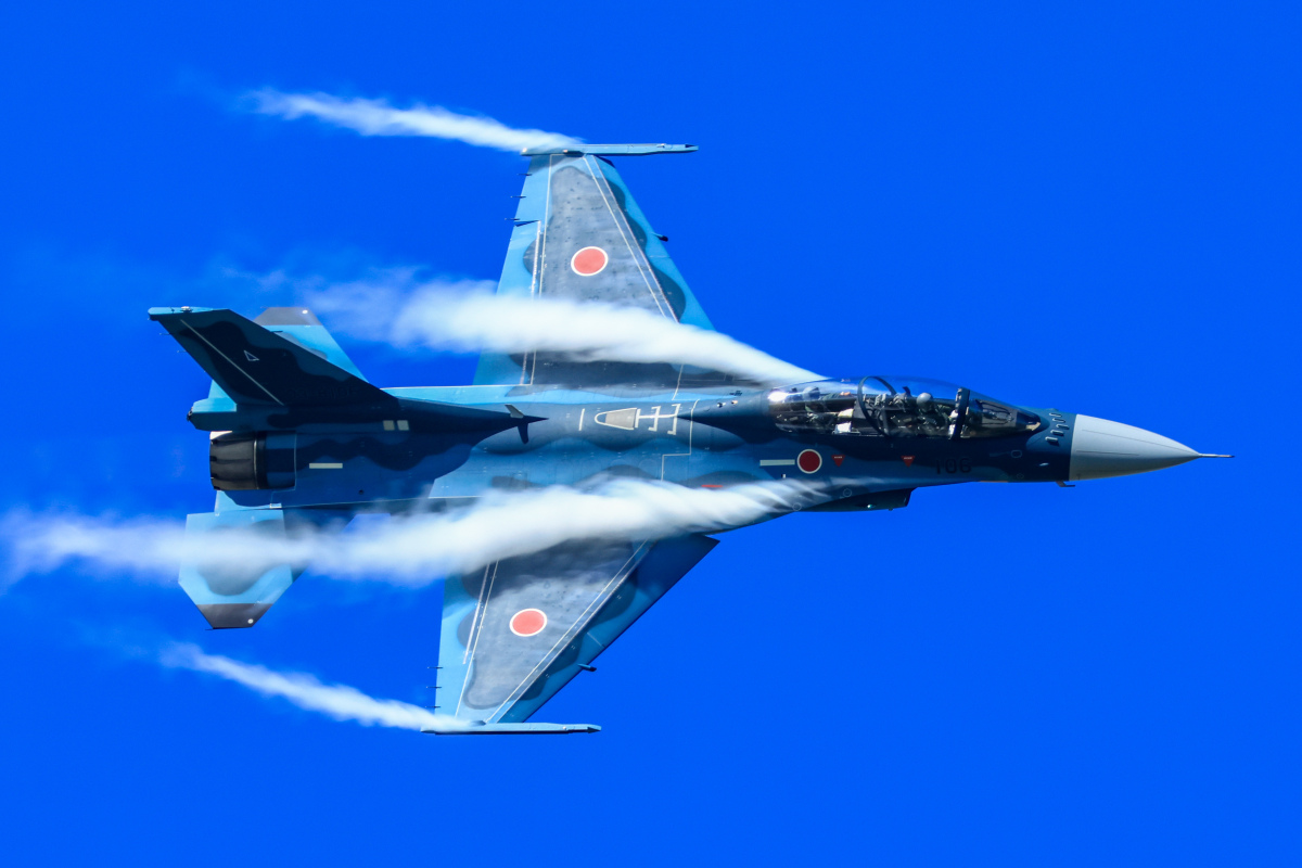 スーパーGT最終戦決勝 F-2B展示飛行 | FlyTeam イベント情報