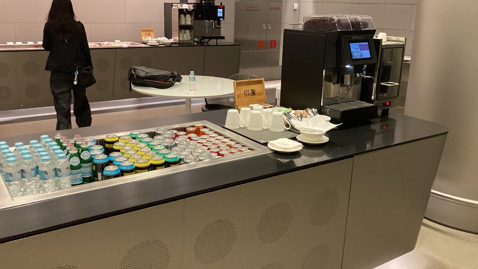 初ラウンジ with Priority Pass - ドーハ・ハマド国際空港「AL MAHA Lounge」 ラウンジレビュー ...