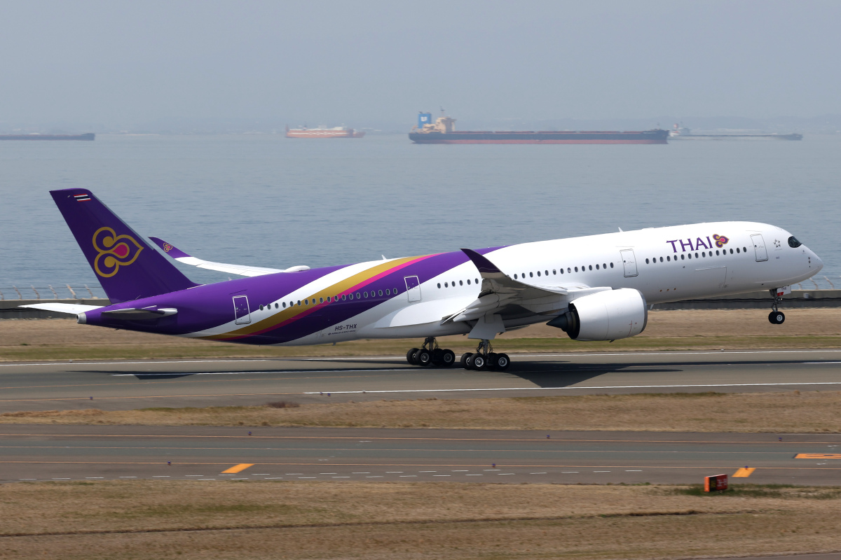 【注目された飛来機情報】B-52H戦略爆撃機再来！夏ダイヤの新顔やインド海軍など | FlyTeam ニュース