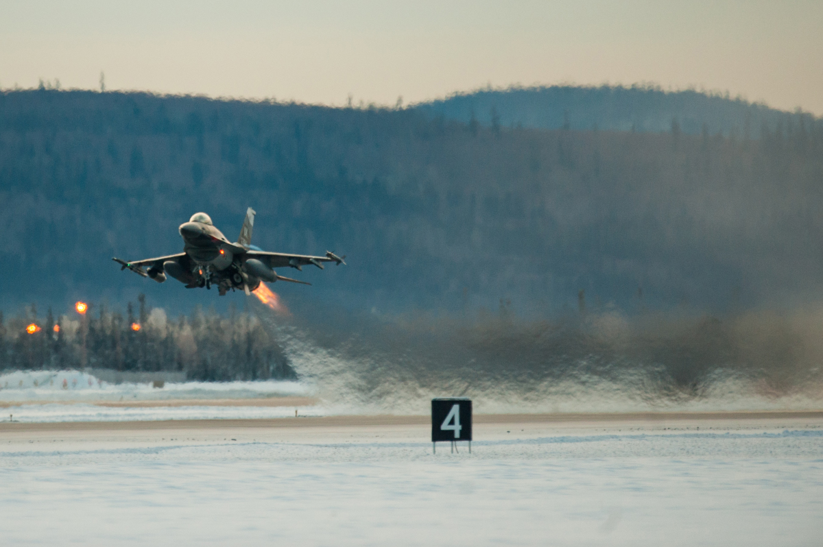 三沢基地35FWのF-16戦闘機14機、コープノース参加でグアムへ移動 | FlyTeam ニュース