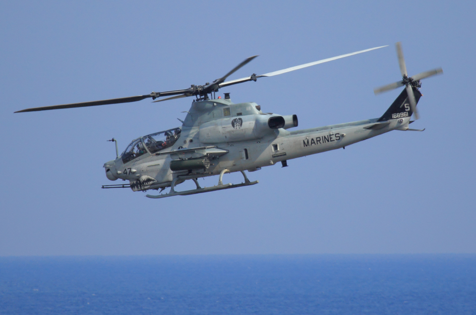 アメリカ海兵隊 Bell Ah 1 Seacobra Supercobra 168961 奄美空港 航空フォト By Clandclさん 撮影