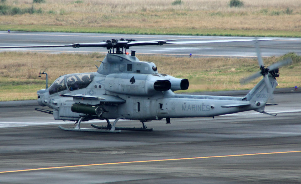 アメリカ海兵隊 Bell Ah 1 Seacobra Supercobra 168053 奄美空港 航空フォト By Clandclさん 撮影