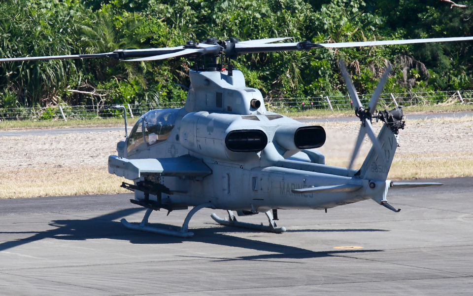 アメリカ海兵隊 Bell Ah 1 Seacobra Supercobra 169503 奄美空港 航空フォト By Clandclさん 撮影