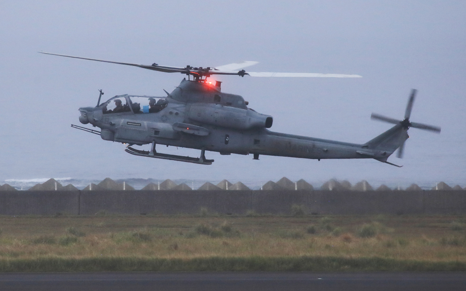 アメリカ海兵隊 Bell Ah 1 Seacobra Supercobra 169261 奄美空港 航空フォト By Clandclさん 撮影