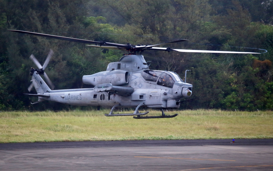 アメリカ海兵隊 Bell Ah 1 Seacobra Supercobra 169261 奄美空港 航空フォト By Clandclさん 撮影