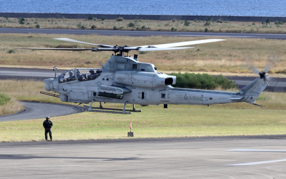 アメリカ海兵隊 Bell Ah 1 Seacobra Supercobra 168806 奄美空港 航空フォト By Clandclさん 撮影