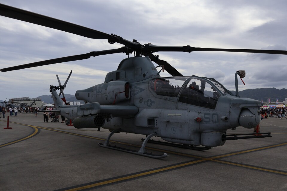 アメリカ海兵隊 Bell Ah 1 Seacobra Supercobra 169098 岩国空港 航空フォト By K Spotter